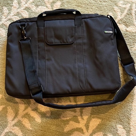 Incase | Bags | Incase Computer Bag | Poshmark